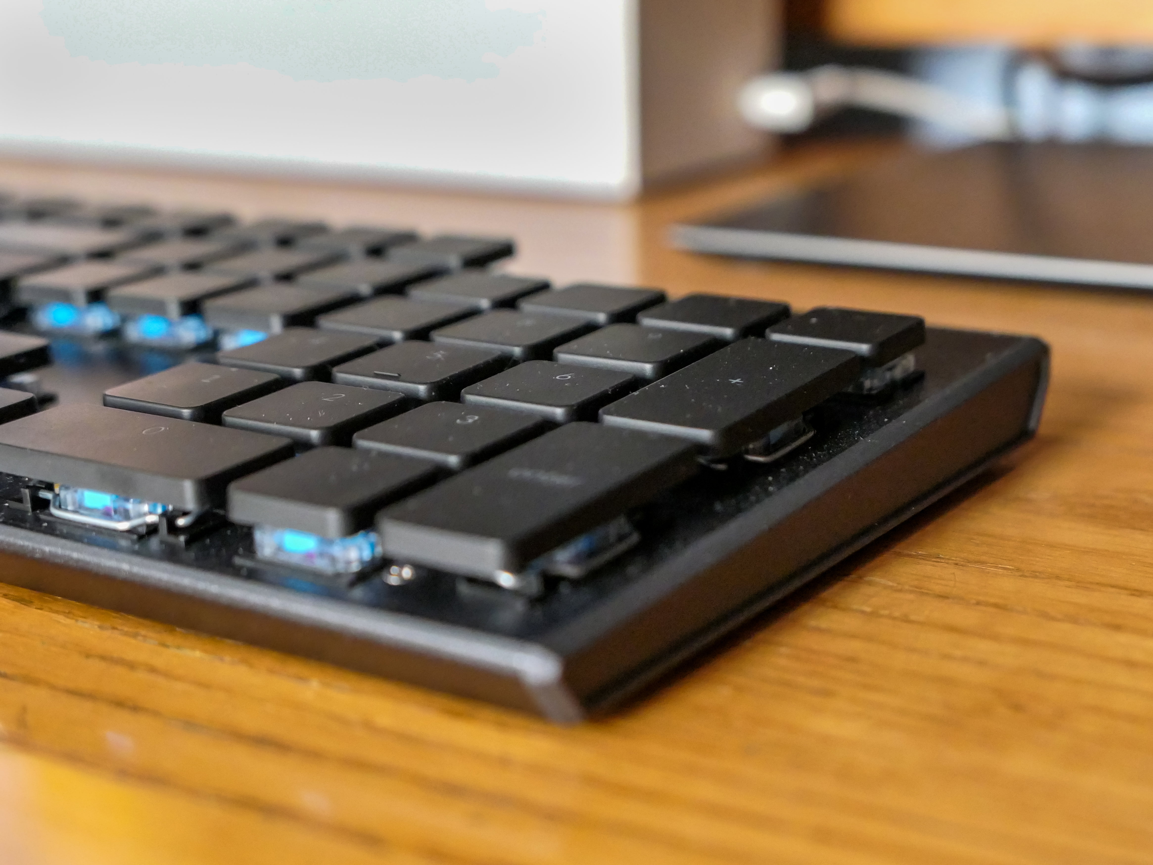 Keyboard on Wood Desk - Free Stock Photo | FOCA Stock