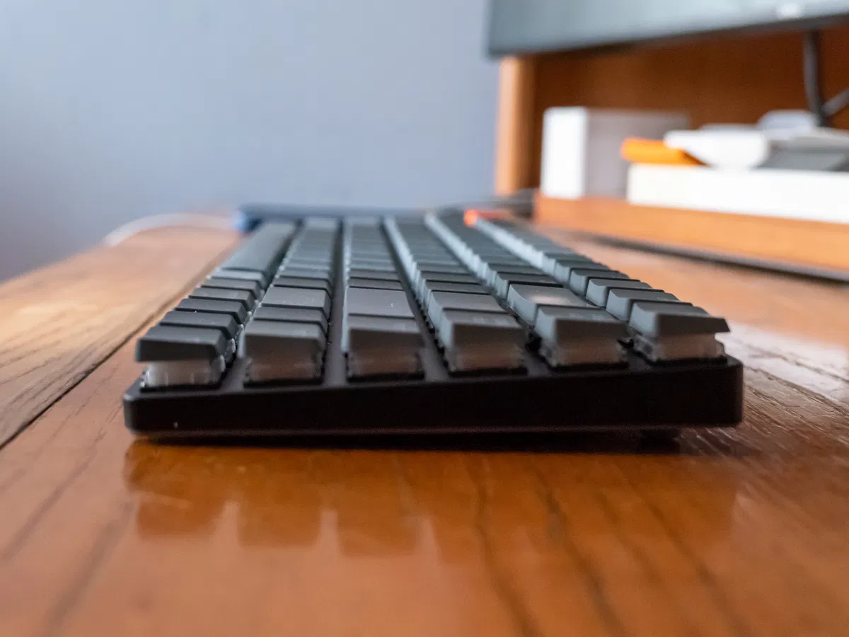 Keyboard on Desk - Free Stock Photo | FOCA Stock