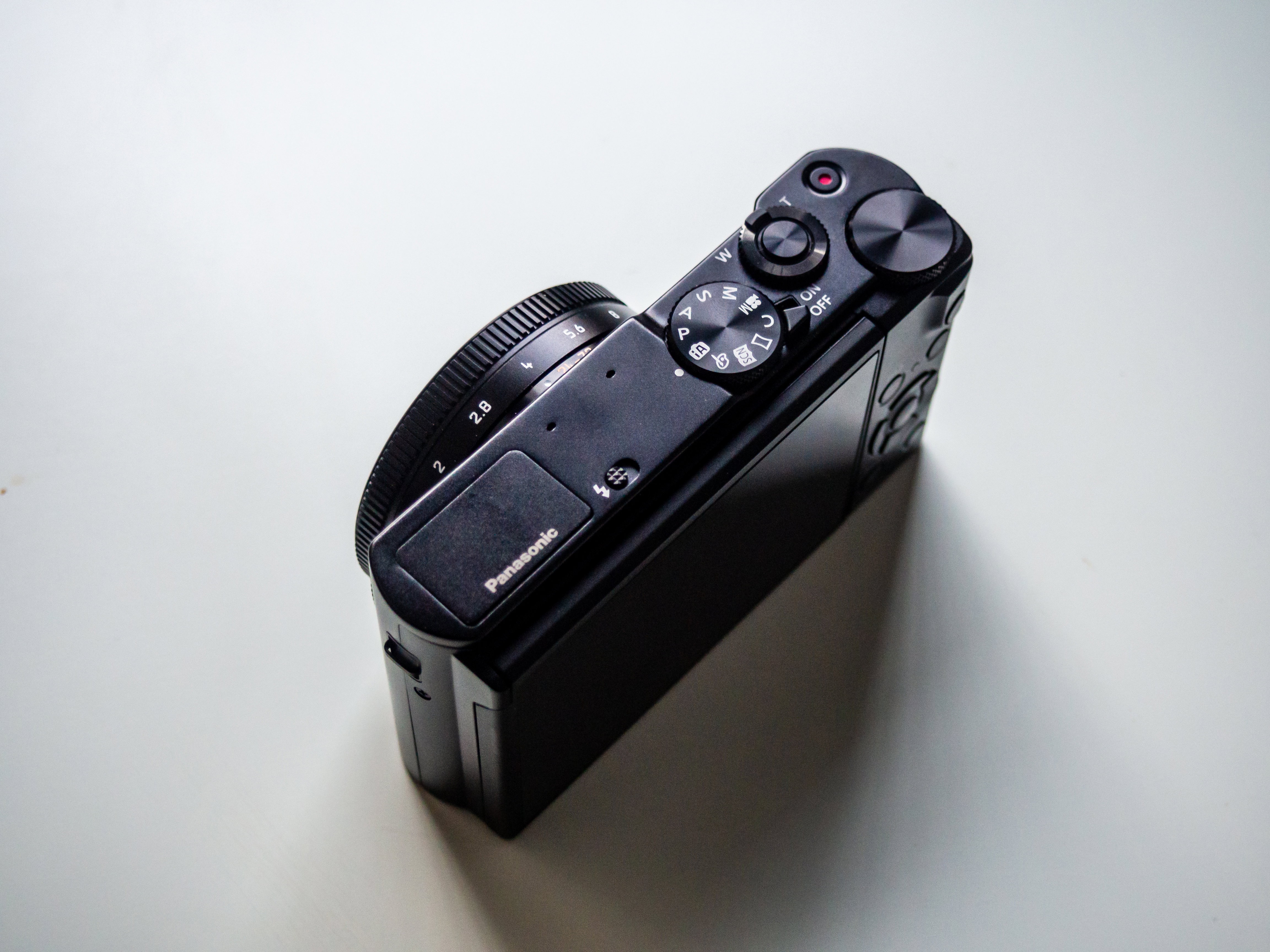 Black Camera on White Desk - Free Stock Photo | FOCA Stock